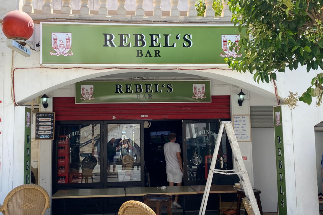 Signage Rebel’s Bar | tippytoe design